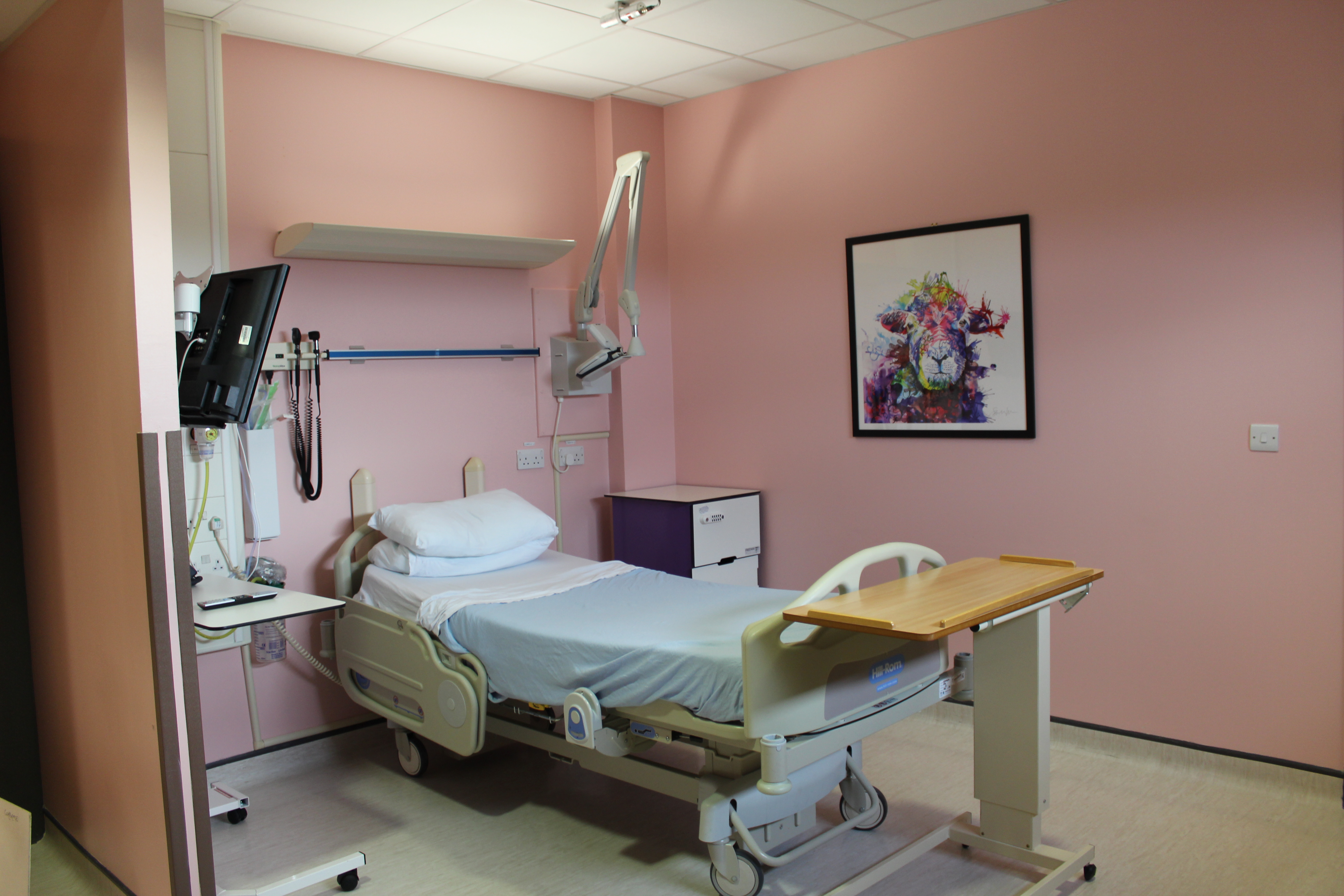 Rangers legend Willie Henderson visits renovated cancer treatment rooms ...