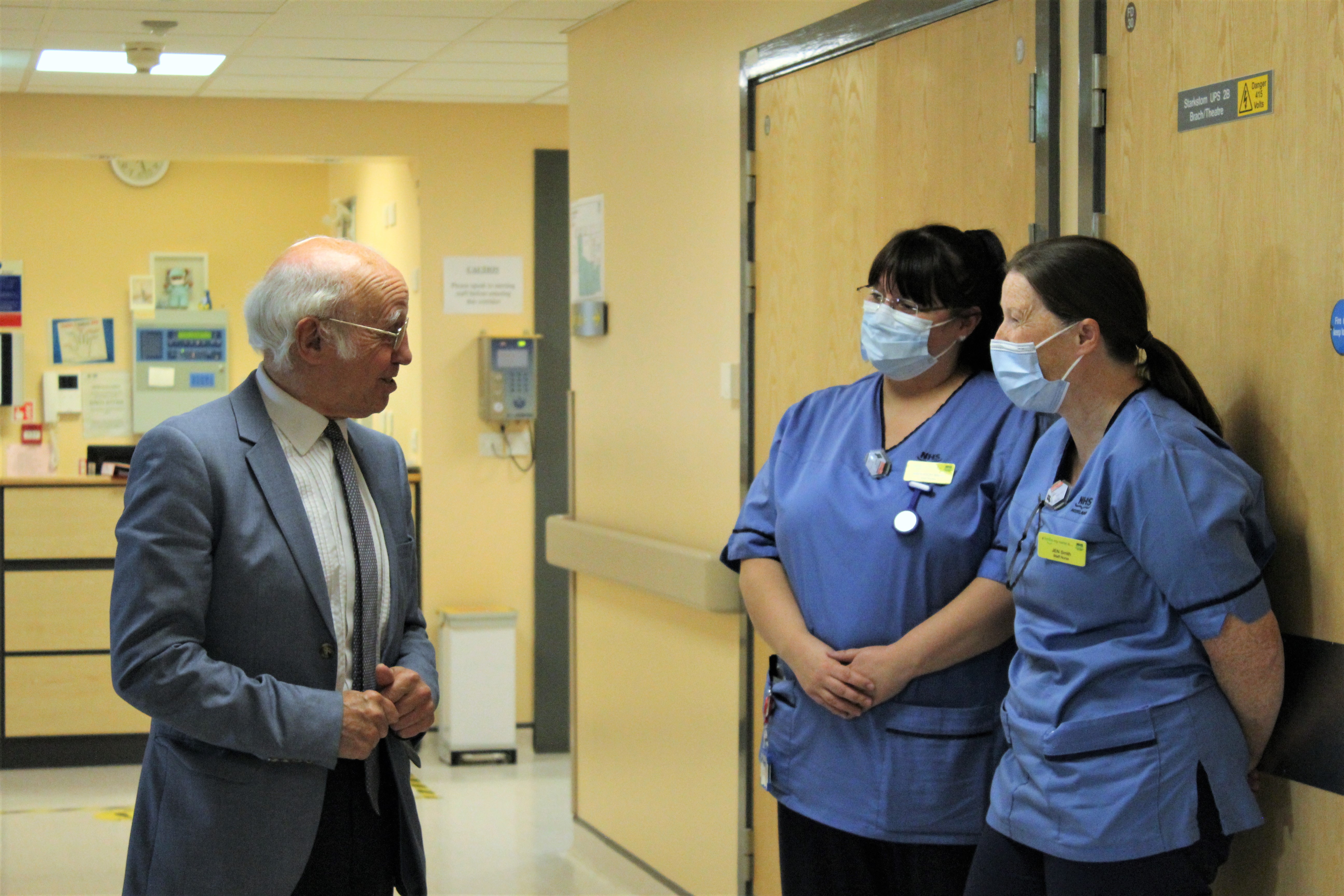 Rangers legend Willie Henderson visits renovated cancer treatment rooms ...