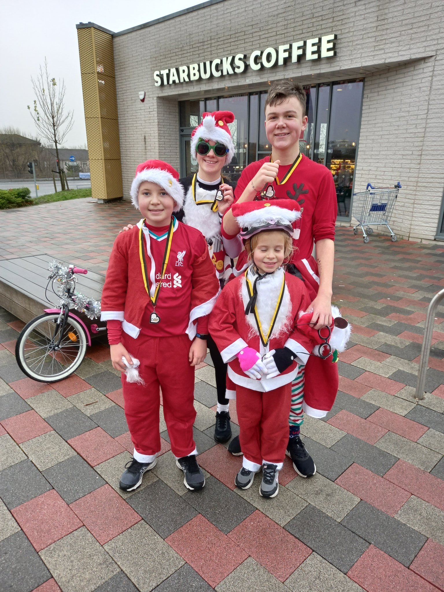 Santa Dash raises £30,000 for Beatson Cancer Charity | Beatson Cancer ...