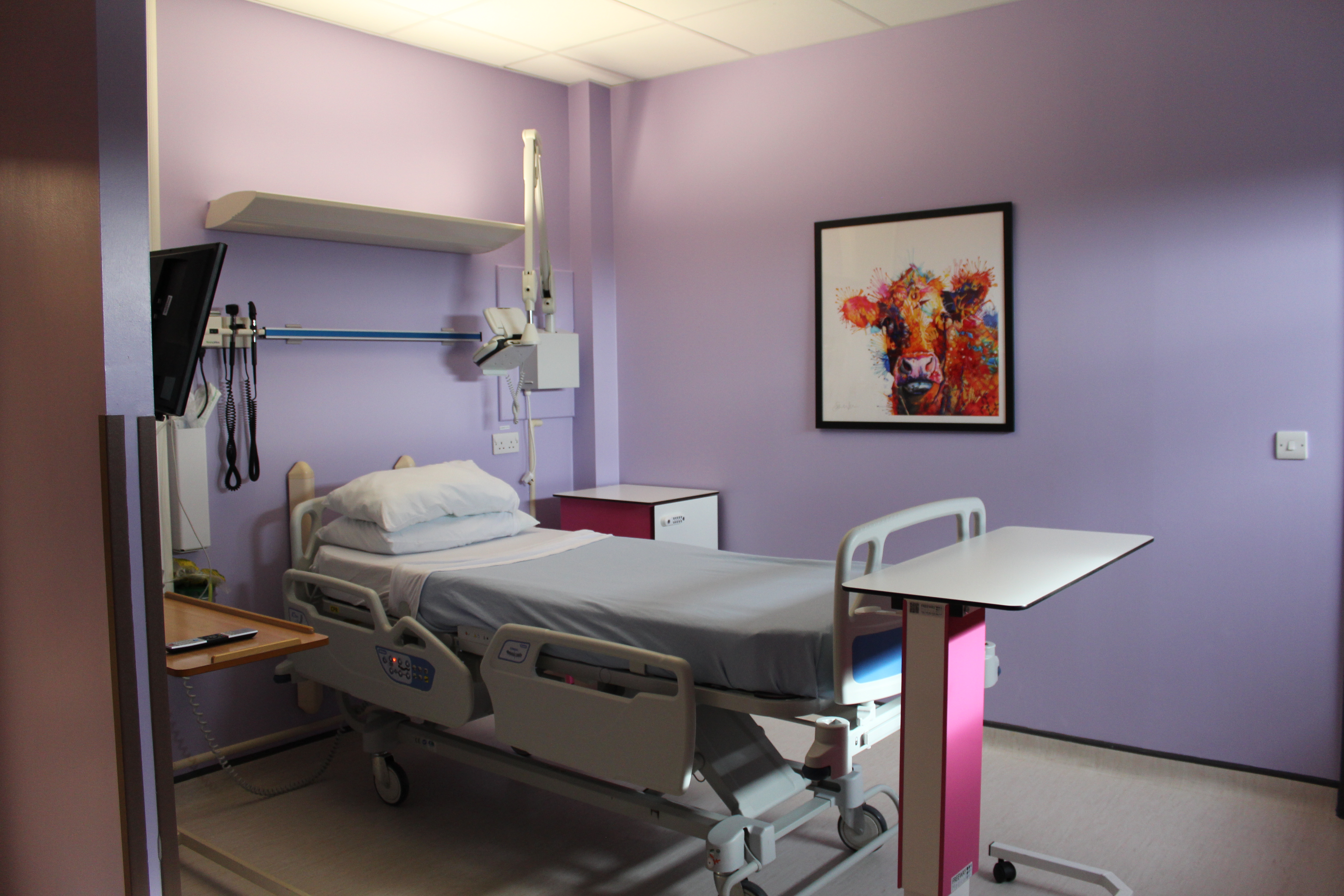 Rangers legend Willie Henderson visits renovated cancer treatment rooms ...