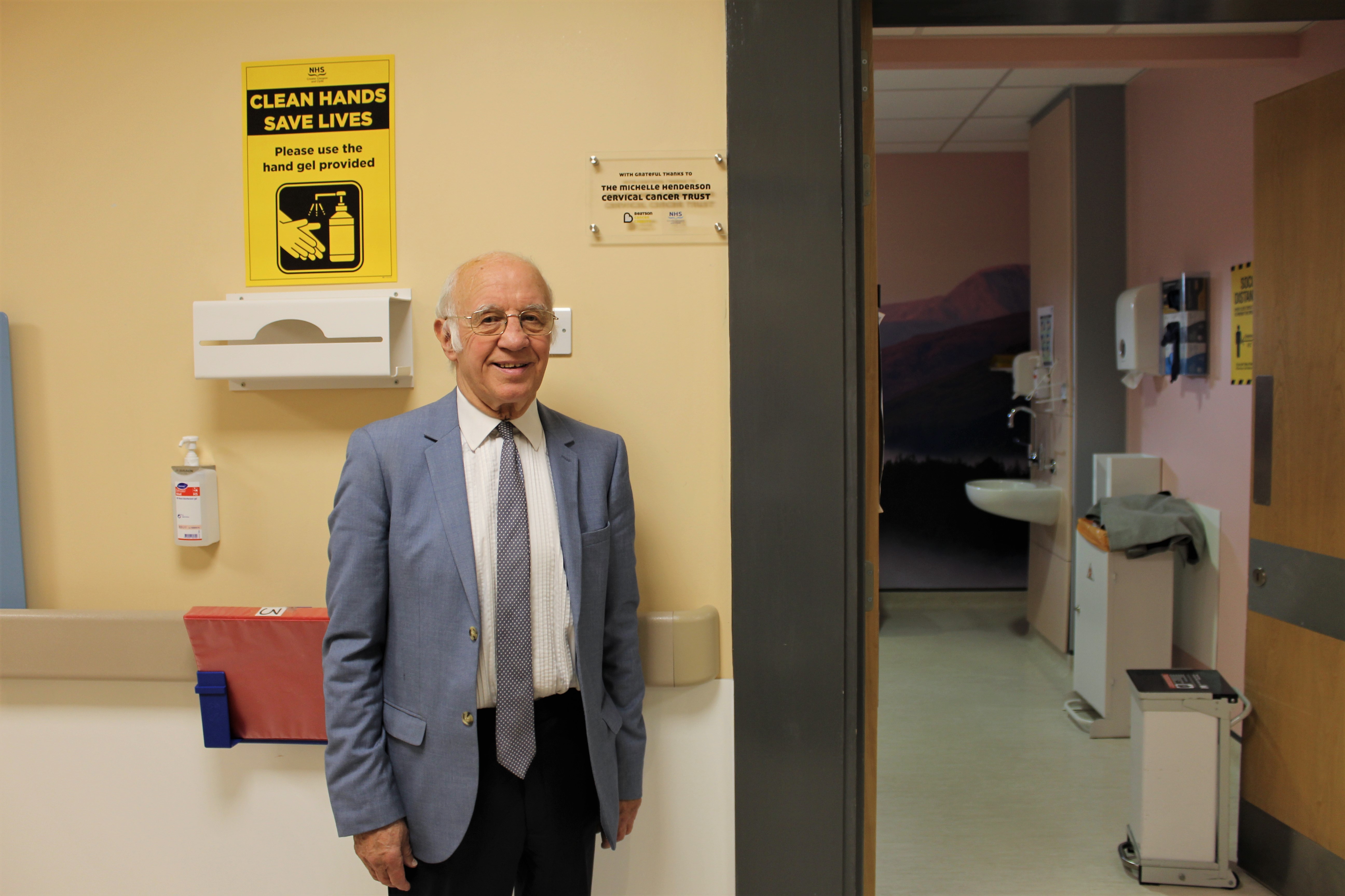 Rangers legend Willie Henderson visits renovated cancer treatment rooms ...